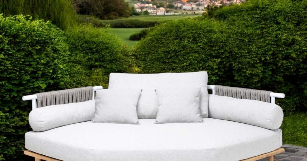 Sofá de canto hexagonal em teca e corda