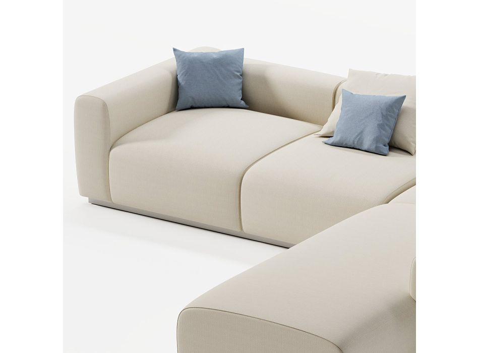 Sofá modular para área externa com estofamento em borracha drenante